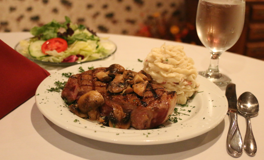 Wisconsin Rapid's Lake Aire Supper Club | Travel Wisconsin