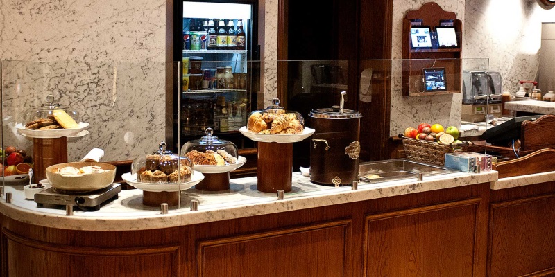 Cafe at the Pfister | Travel Wisconsin