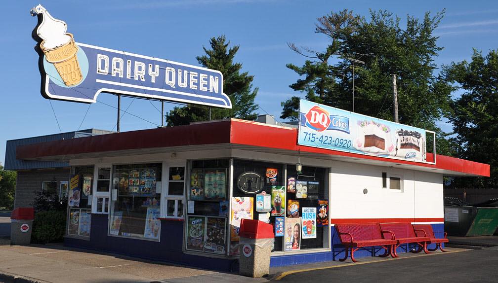 Historic Dairy Queen with Original Signage | Travel Wisconsin