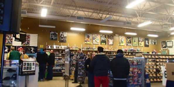 Waukesha Sportscards | Travel Wisconsin