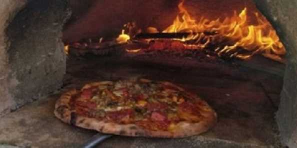 Sprouting Acres Pizza on the Farm | Travel Wisconsin