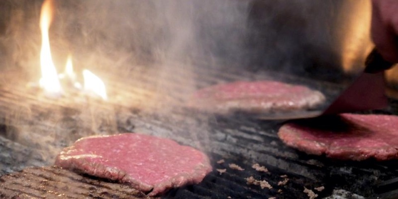 Cinders Charcoal & Grill | Travel Wisconsin