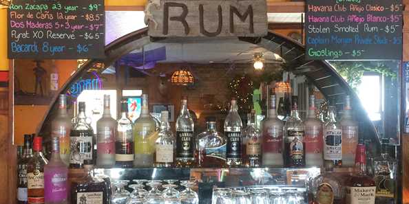 Island Fever Rum Bar & Grill | Travel Wisconsin