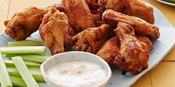 Hot Shots Bar & Grill | Travel Wisconsin