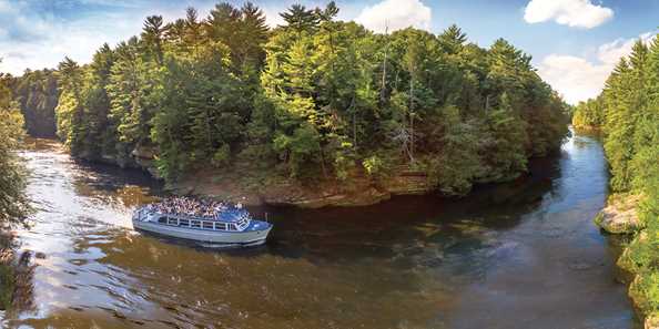 Dells Boat Tours | Travel Wisconsin